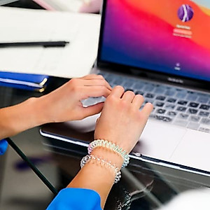 invisibobble Original Traceless Spiral Hair Ties with Strong Grip, Non-Soaking, Hair Accessories for Women - Crystal Clear , 3 Count (Pack of 1)