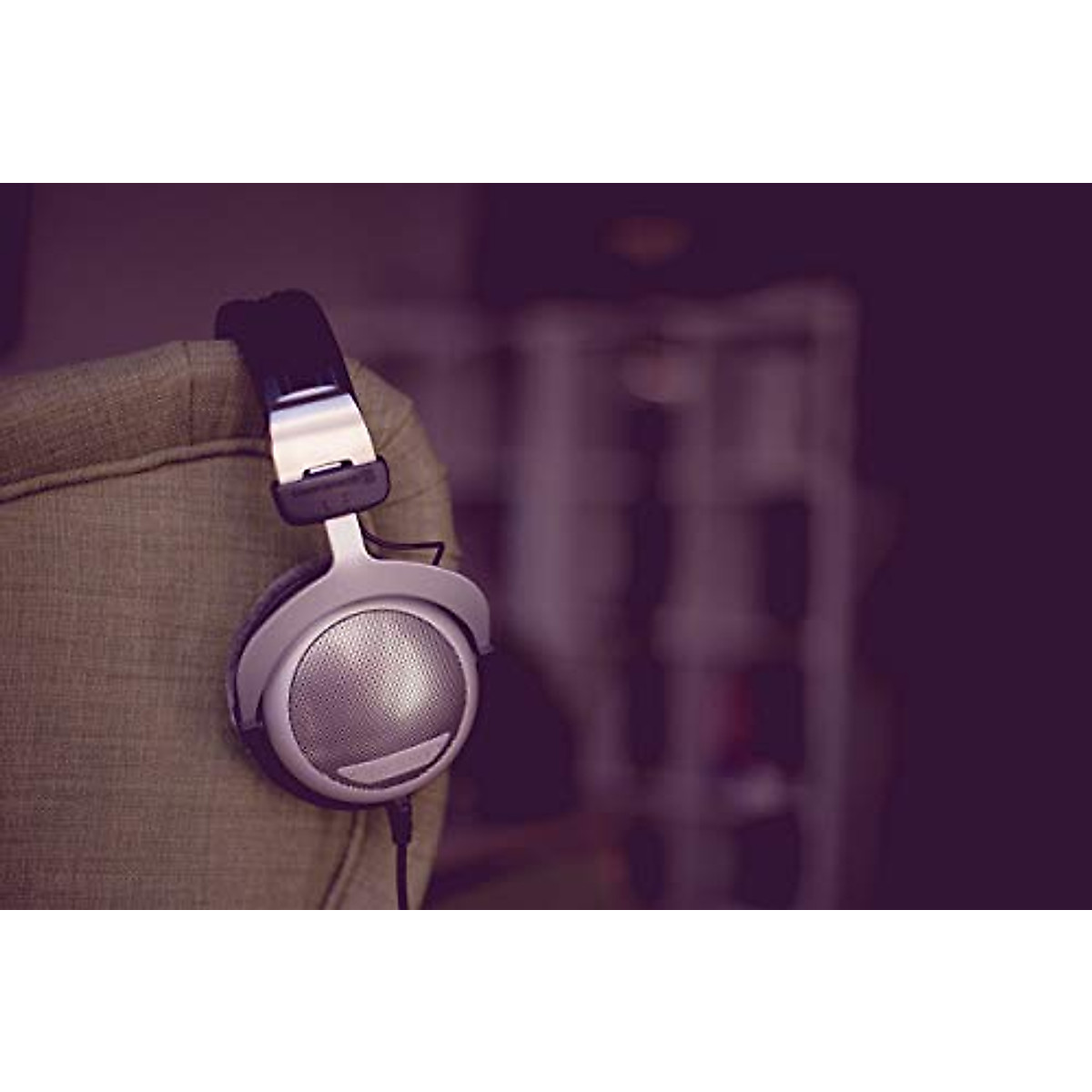 beyerdynamic DT 880 Premium Edition 32 Ohm Over-Ear-Stereo Headphones. Semi-open design, wired, high-end, for tablet and smartphone (Renewed)