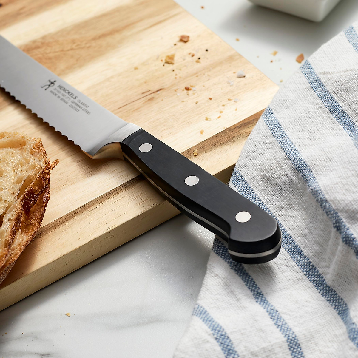 HENCKELS Classic Razor-Sharp 7-inch Bread Knife, Cake Knife, German Engineered Informed by 100+ Years of Mastery