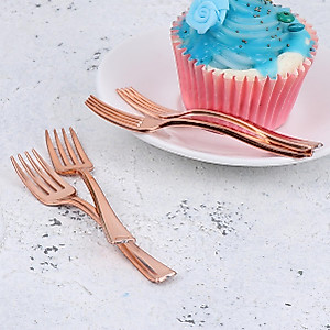 Cabilock 24pcs Disposable Mini Fork Fruit Dessert Pudding Forks Mini Plastic Tasting Forks for Appetizer Desserts Cocktail Cake Fruit Wedding Party Rose Gold