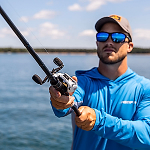 Piscifun Carbon XCS Baitcaster Reel, 5.5 oz Baitcasting Fishing Reel, 8.1:1 Gear Ratio & Dual Brake System Carbon Frame Smooth Casting Reel, Matte White Right Handed