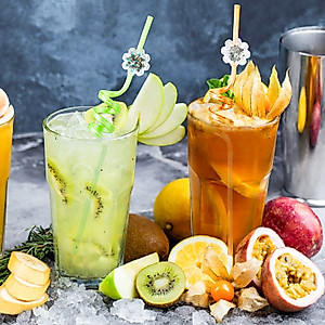 BkeeCten 24PCS Christmas Party Favors Xams Drinking Straws Snowflakes Plastic Reusable Straw with 2 PCS Cleaning Brushes Xmas Gifts for Kids Winter Holiday Birthday Classroom Party Decoration Supplies