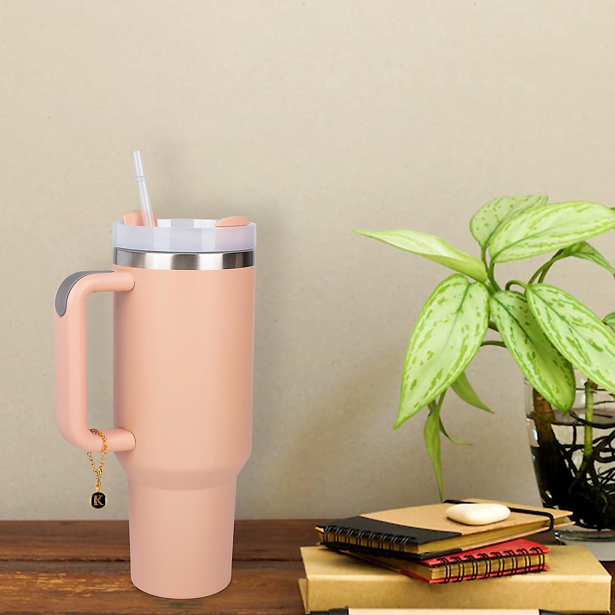 2Pcs Letter K Charms Accessories for Stanley Simple Modern Cup Name id Plate Initial Letter Handle Personalized Charm For Stanley Tumbler Water Cup Handle Identification Letter Charm White Black