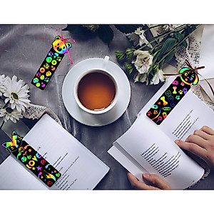 Blulu 100 Pieces 20 Styles Valentines Animal Scratch Bookmarks for Kids Magic Scratch Bookmarks DIY Bookmark Crafts with 100 Pieces Ropes and 20 Pieces Wood Stylus for Boys Girls Students Classroom