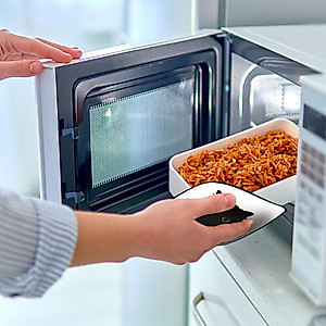 Gearsly Pot Holder Set of 2,Black Cat Eye Cute Cat Kitchen Heat Resistant Potholder for BBQ Cooking Baking,Food Hot Pat for Women Men Kitchen Wear