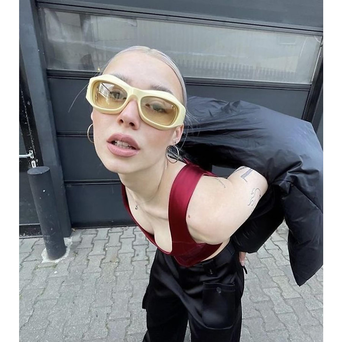 PEGH Wrap Around Sunglasses Y2K Fashion Oversized Oval Sunglasses for Men Women Trendy (Beige Frame Yellow Lens)