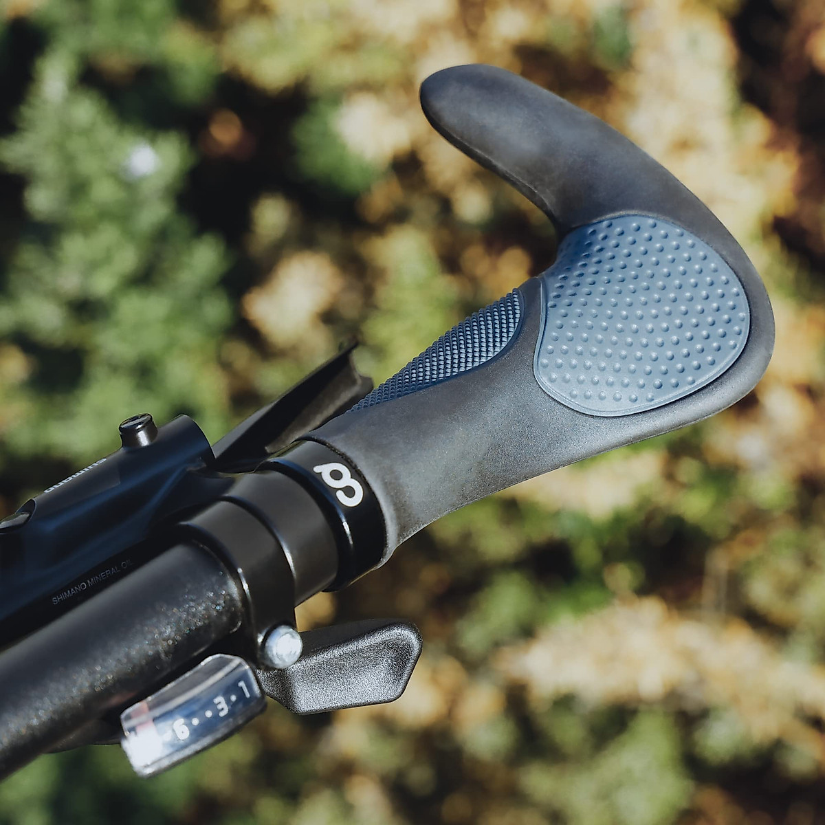 CyclingDeal Mountain Bike Bicycle Handlebar Grips - with Specialized Ergonomic & Anti-Slip Design for MTB & Hybrid Bikes - 1 Pair of Soft Gel Grips - Grips with Bar Ends