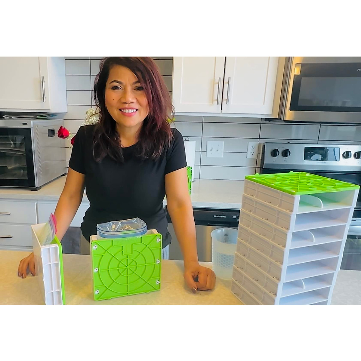 FreezeStax 2-Quart Expandable Base Starter Set. 6-9 Cup Total Set Capacity. Includes 2 individual 1-Qt Expanders for 1-Qt (3-4 Cup) Freezer Bags.