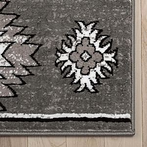 Well Woven Southwestern Rodrigo 5'3" x 7'3" Grey Area Rug