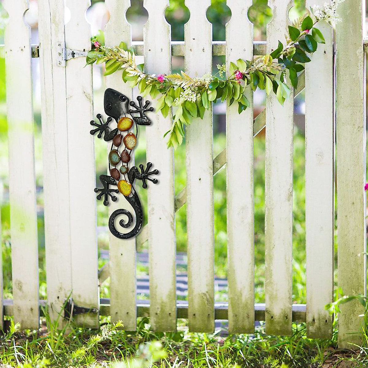 LIFFY Metal Gecko Wall Art Decor, 18 Inches Large Hang Sculpture for Outdoor Patio Decor, Camper Decorations for Inside, Garden Art Lizard for Bedroom, Living Room, Fence, Yard