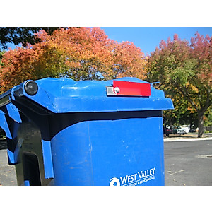 Trash Bin Alert Flag That Attaches to Rollout Waste and Recycle Garbage Cans. Eliminate unnecssary Trips to Check curbside Pickup.