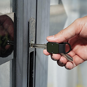 Compact Metallic Mini Key Organizer Keychain - Aluminum Key Holder, Key Case, Green.