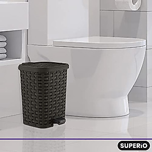 Superio Wicker Step On Trash Can with Foot Pedal – Outdoor and Indoor Brown 6 qt Trash Can with Lid, Waste Basket for Bathroom, Kitchen, Office, Patio, or Backyard