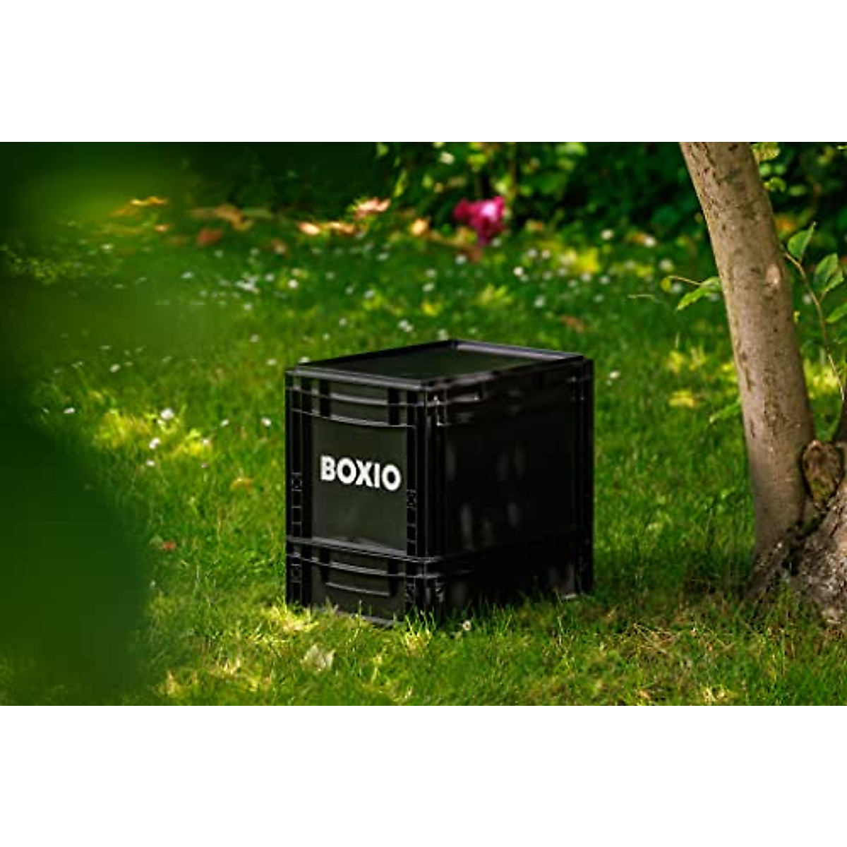 BOXIO Solo: Storage box with lid – 14,7" x 11,8" x 11,0" – perfect plastic transport box for camping, boat or garden – stackable with other stacking boxes – Made in Germany