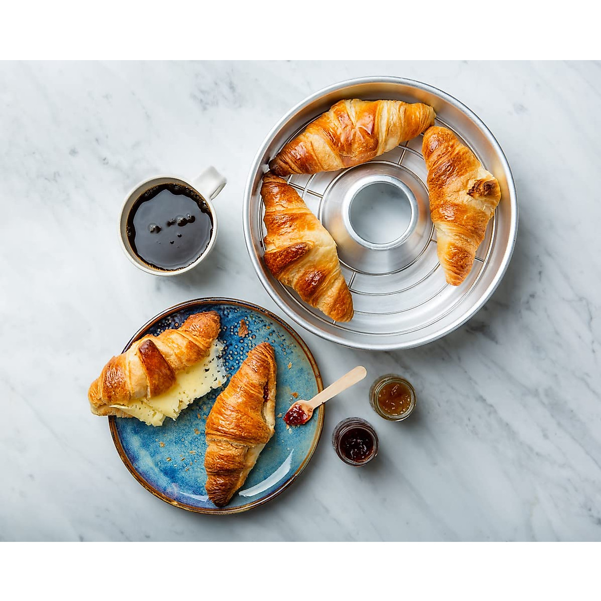 Omnia Kit 1, Set of 5 Products - Camp Oven, Silicone Mold, Potholders, Baking Grid and Storage Bag - Ultimate Starter Kit for Omnia Recreational Oven