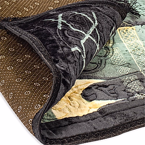 Kabbah Velvet Prayer Rug - Soft Plush Janamaz Sajada Carpet for Men and Women - Great Ramadan Gift (Kaba Swirls)