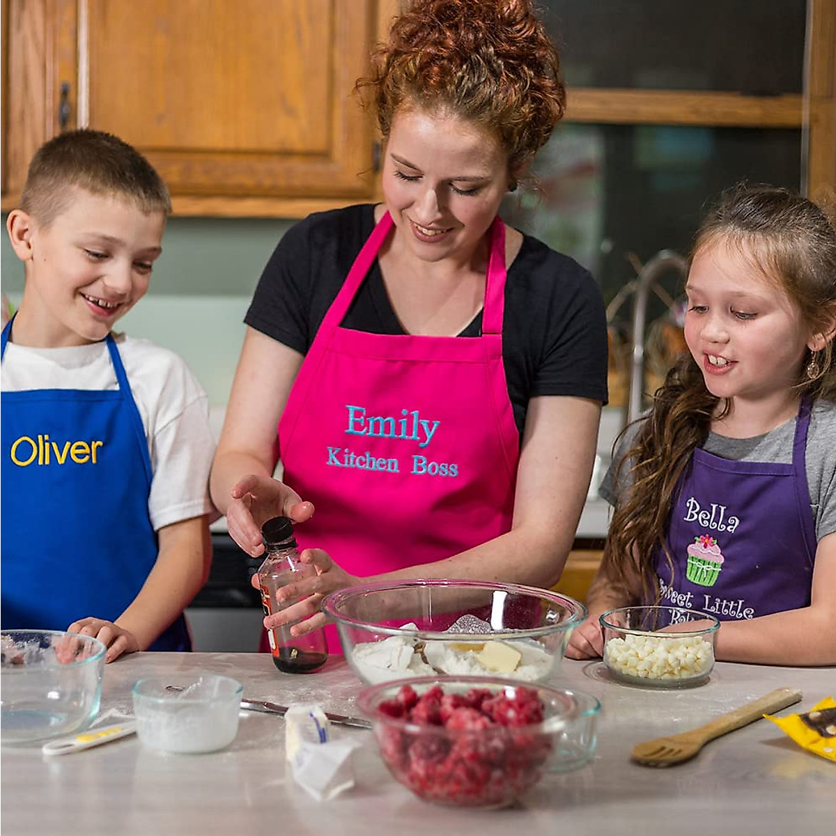 THE APRONPLACE Personalized Embroidered Add A Name Child Apron - Toddlers & Kids Sizes - Very Cute - Great Gift