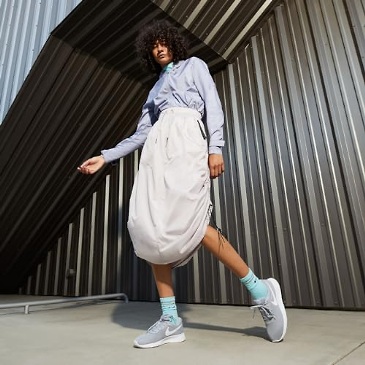 NIKE Women's Low-Top Trainers Sneaker, Wolf Grey White Barely Volt Bl, 5.5