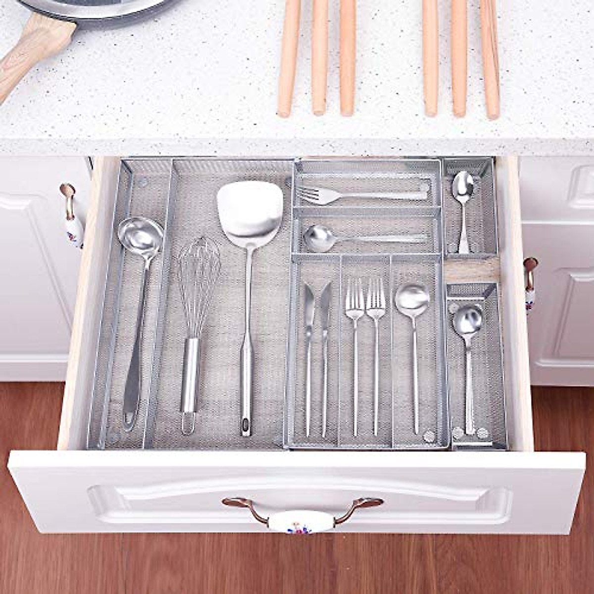 WuGeShop Expandable Kitchen Drawer Organizer, Large Silverware Organizer, Adjustable Mesh Utensils Cutlery Tray with Anti-slip Mat (7+2 Compartment, Silver)
