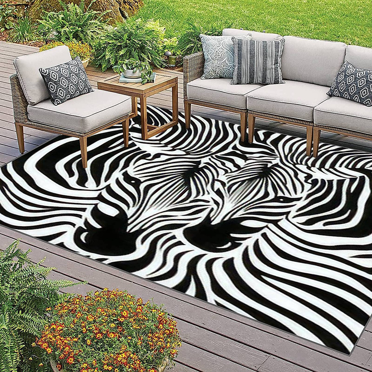 Zebra Couple Black and White Animal Skin Print Texture Non Slip Area Rug Mat Pad Runner Rugs Doormat Entry Rug Indoor Outdoor Living Room Bedroom Modern Home Decor