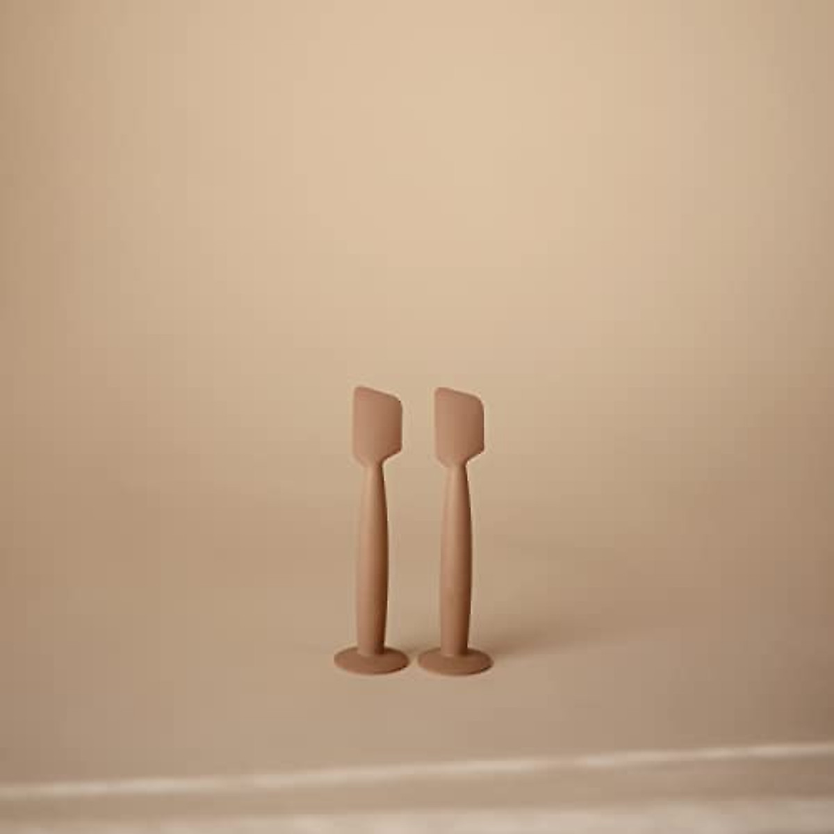 mushie Diaper Cream Applicator Soft Silicone with Suction Base (Natural)