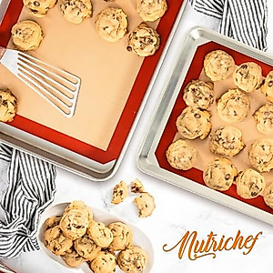 NutriChef Non Stick Baking Sheets, Cookie Pan Aluminum Bakeware, Professional Quality Kitchen Cooking Non-Stick Bake Trays with Silver Coating Inside and Outside, 1 Pair of Pans