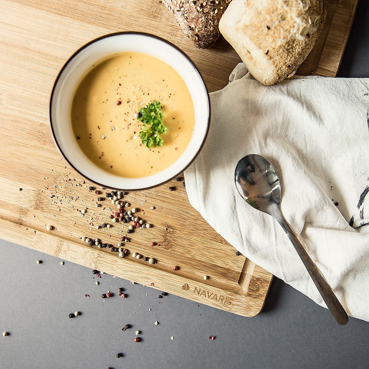 Navaris Wood Cutting Board - Large Natural Bamboo Wooden Chopping Board for Kitchen with Crumb and Juice Groove for Food Prep - Size L, 18 x 13 inches