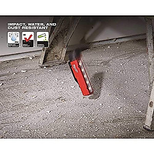 Milwaukee 2108 300-Lumen LED Magnetic Flood Light
