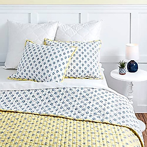 MARTHA STEWART Naomi Yellow Queen Quilt Set - 3 Piece, 100% Cotton Bedspread, Reversible, Cool, Crisp Percale Weave, Soft & Printed Lightweight Quilt, Summer Bedding, 1 Quilt, 2 Pillow Shams