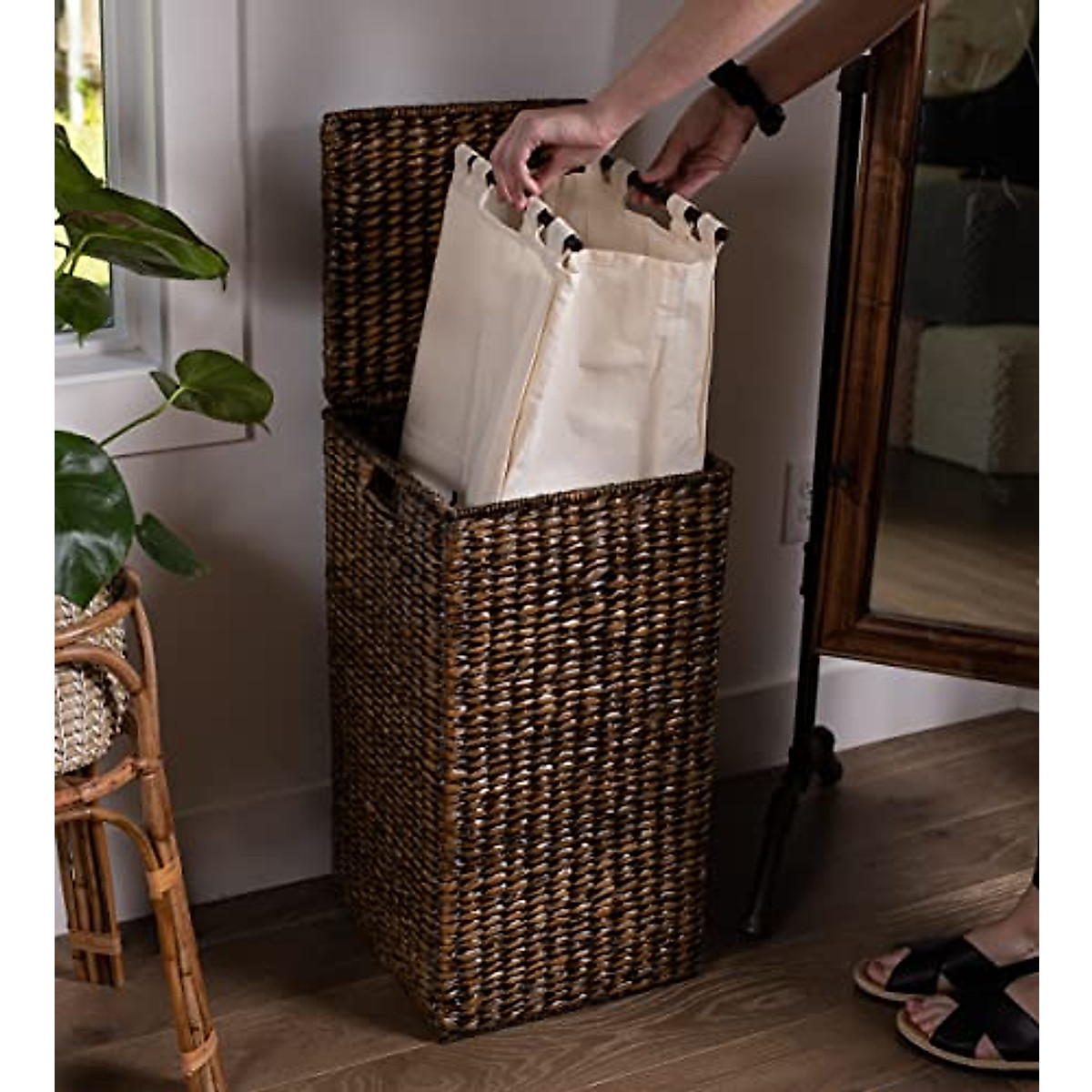 BIRDROCK HOME Single Laundry Hamper with Liner and Lid - Brown Wash - Hand Woven Natural Seagrass Fiber - Organize Clothes Storage - Easy Transport - Single Basket - Liner Bag