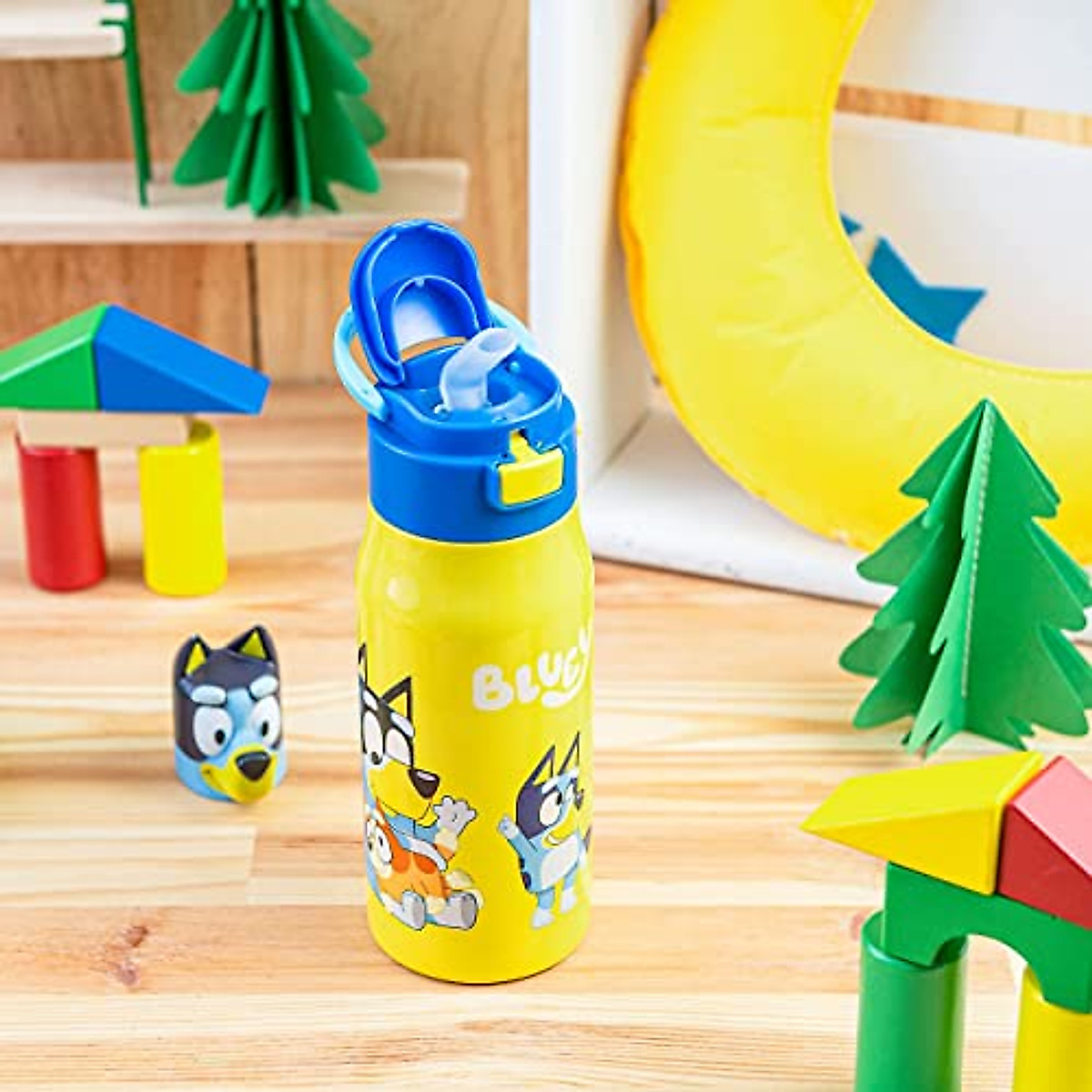 Zak Designs Bluey Double-Wall Vacuum Insulated, Stainless Steel Kids Mesa Water Bottle with Flip-Up Straw Spout and Locking Spout Cover, Durable Cup for Sports or Travel (13.5 oz, 18/8 SS)