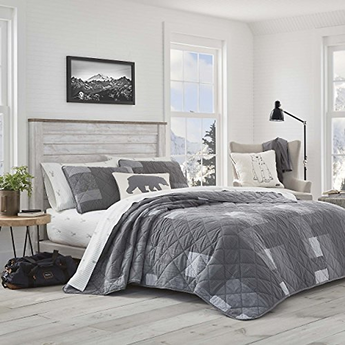 Eddie Bauer - Queen Quilt Set, Cotton Reversible Bedding with Matching Shams, Lightweight Home Decor for All Seasons (Swiftwater Charcoal, Queen)