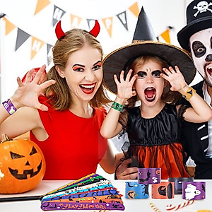 60Pcs Halloween Party Favors Slap Bracelets Bulk for kids, Halloween Toys with Bat Spider for Halloween Treats non Candy/Classroom Prizes/Exchanging Gifts/Party Supplies for Girls/Boys/Adults