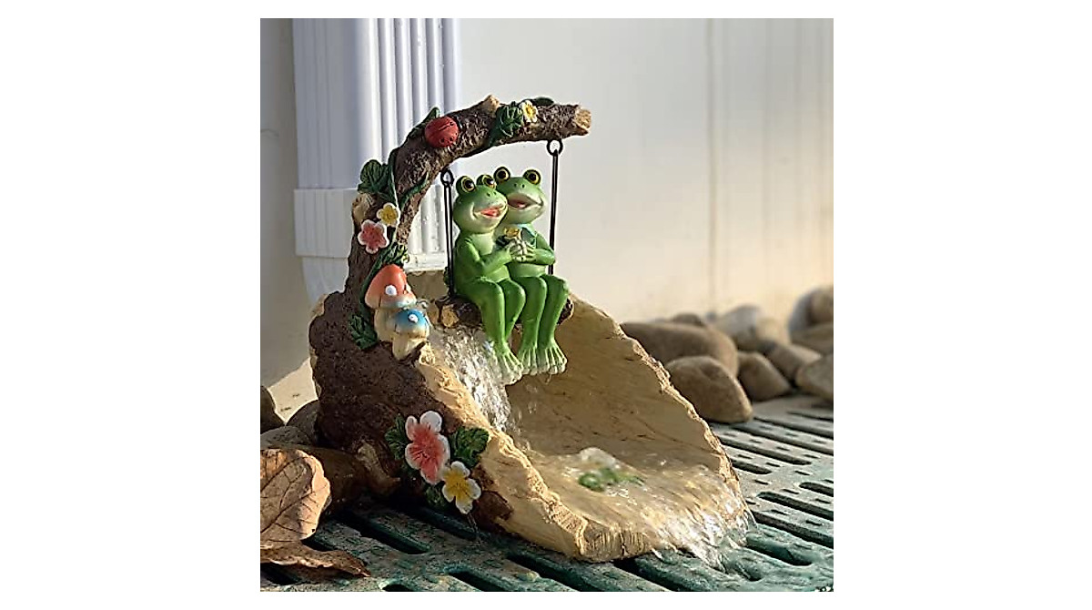 Outdoor Frog Couple Statue for Gutter Downspout Extension