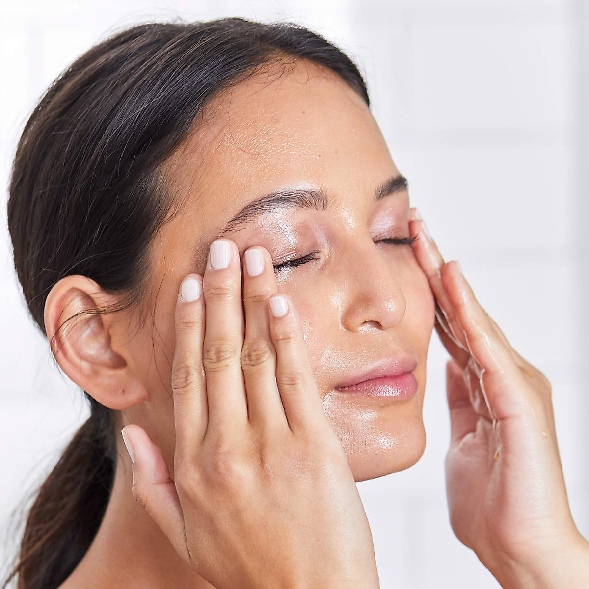 DHC Pore Cleansing Oil, Facial Cleansing Oil, Makeup Remover, Unclog Pores, Residue-Free, Ideal for Oily and Acne Prone Skin, Fragrance and Colorant Free, 5 fl. oz.