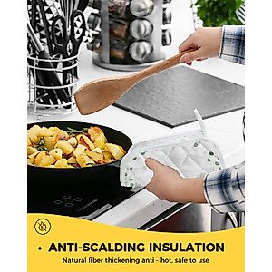 Spirng Pot Holder Set of 4 Farm Green Leaf Potholder Heat Proof Non-Slip Pot Holders,Plant Eucalyptus Hot Pads Potholders for Kitchen Cooking Baking BBQ