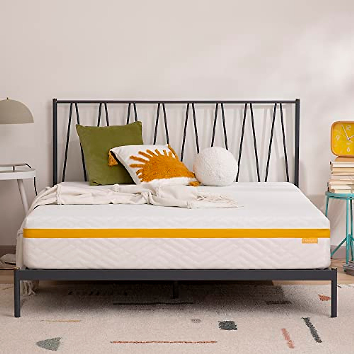 Simmons - Gel Memory Foam Mattress - 10 Inch, Twin XL Size, Medium Feel, Motion Isolating, Moisture Wicking Cover, CertiPur-US Certified, 100-Night Trial