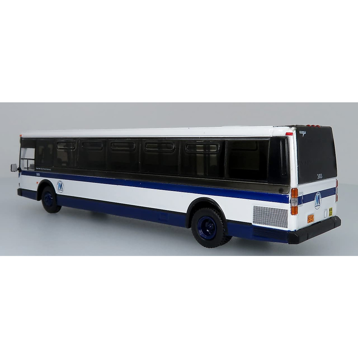 Grumman 870 Transit Bus-New York City Transit Iconic Replicas 1/87 Scale New in The Box 5" Long