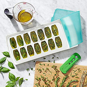 OXO Good Grips No-Spill Ice Cube Tray