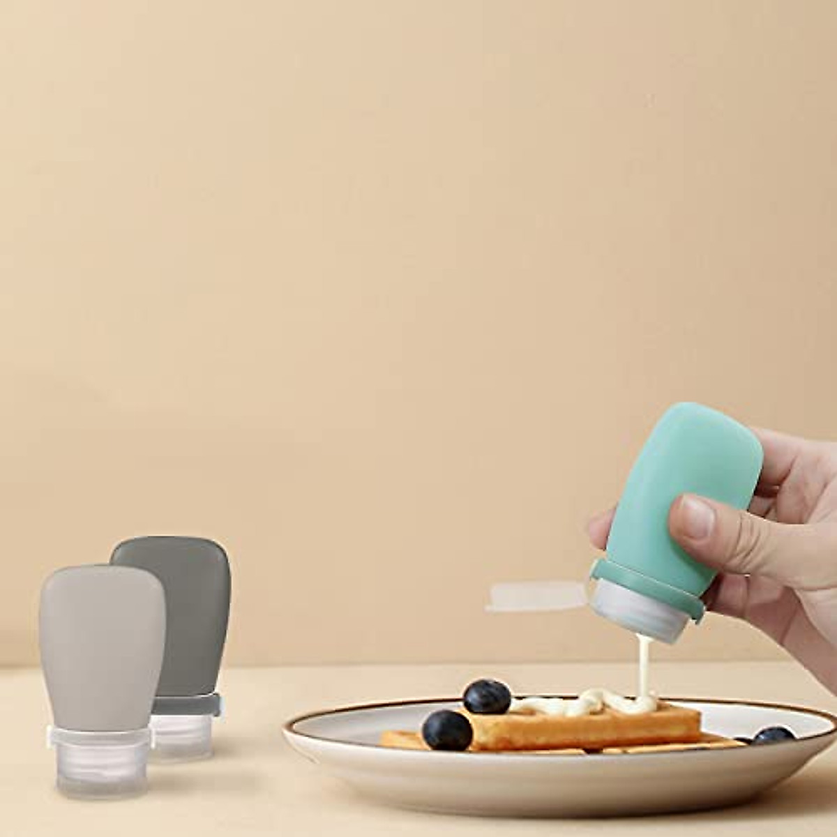 TACYKIBD 4Pcs Squeeze Salad Dressing Bottles, Leakproof Mini Sauce Condiment Bottles and Portable Dressing for Lunch with Bandage, Salad Dressing to Go Container with 2Pcs Cleaning Brush (38ml)