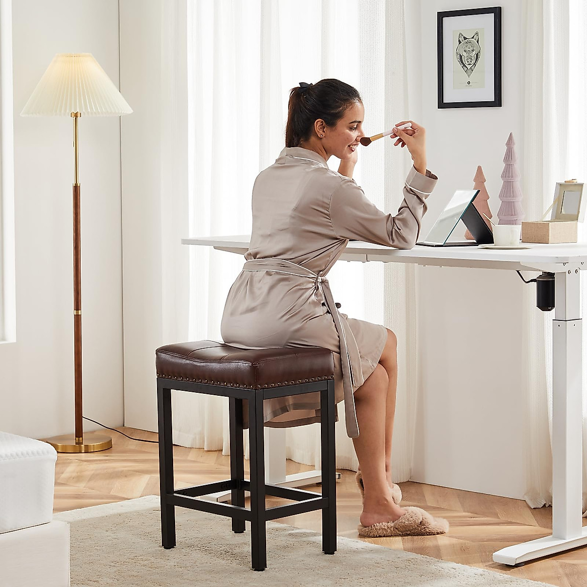 Sweetcrispy Bar Stools Set of 2， 24 inch Counter Height Bar Stools, Upholstered Modern Kitchen Barstools with Metal Base, PU Leather Saddle Stools for Kitchen Island, Brown