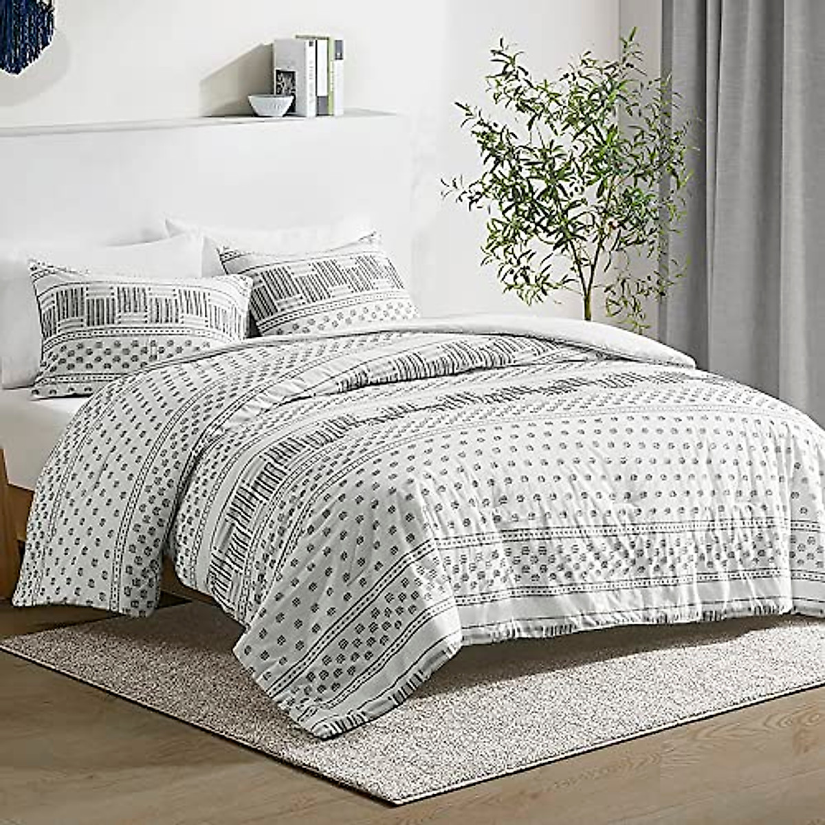 Cotton Farmhouse Comforter Set, King Size Bedding Sets, Dual-Sided Neutral Modern Design, with Boho Style Clipped Jacquard Stripes 3-Pieces /W Matching Pillow Shams (104x90 inches, White/Charcoal)