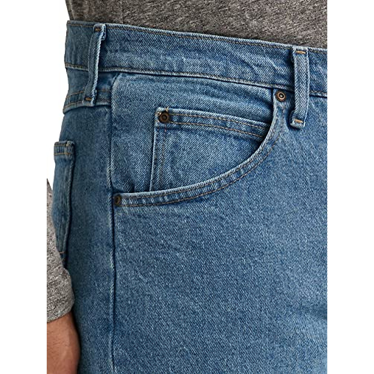 Wrangler Authentics Men's Classic 5-Pocket Relaxed Fit Flex Jean Light Stonewash Flex 38W x 29L