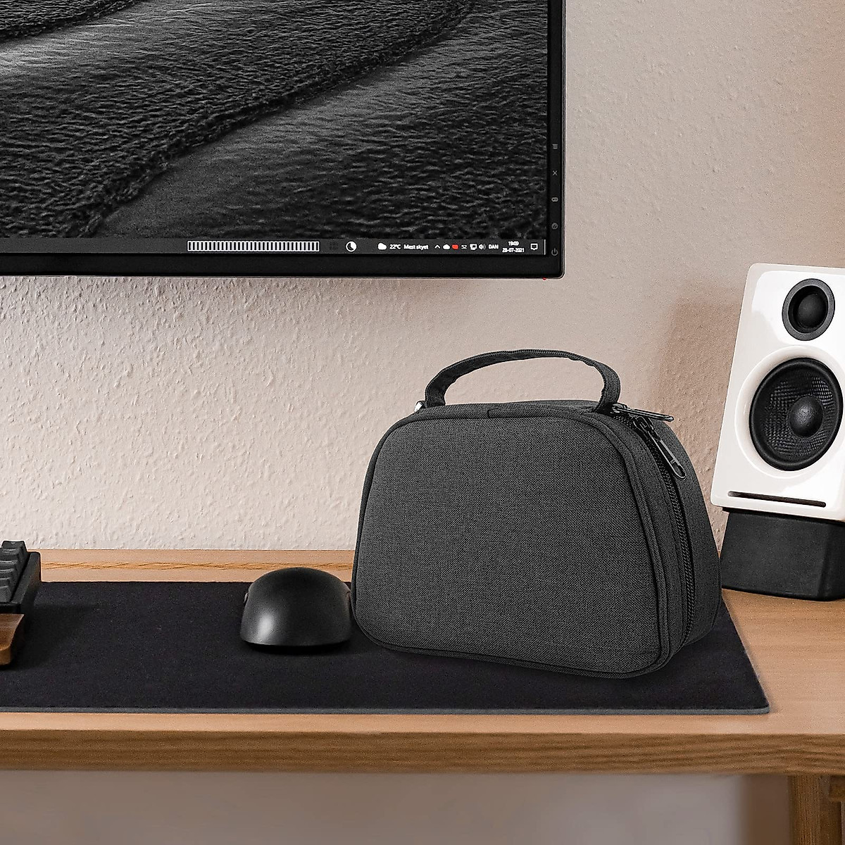 GEEKRIA Controller Gaming Case Compatible with Dual Sense Edge Microsoft Xbox One S Wireless Controller, Sony PlayStation 5 Controller, PS5, PS4 Controller Carrying Protection Bag (Black)