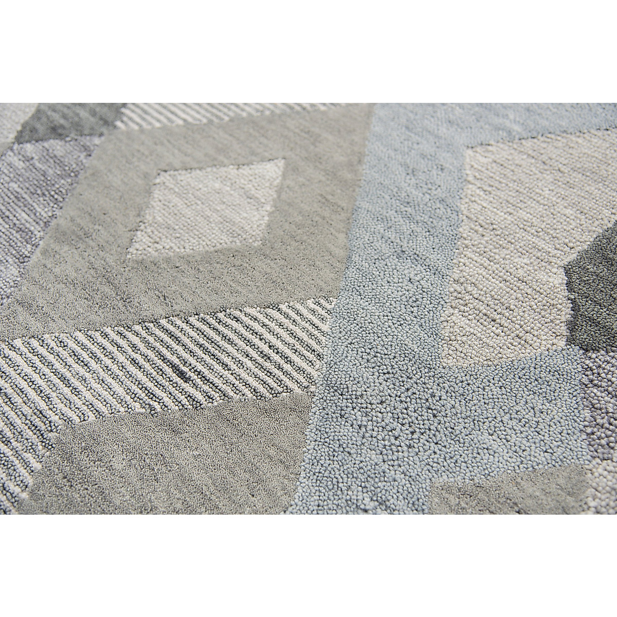 Rizzy Home | ID927A | Idyllic Collection | Wool Area Rug | 8' x 10' | Natural /Gray/Rust/Blue Geometric