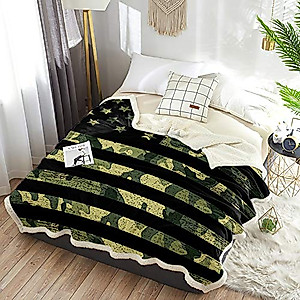 Sherpa Fleece Blanket,Camo American Flag Patriotic Stars and Stripes Bed Blanket Soft Cozy Luxury Blanket 40"x50",Fuzzy Thick Reversible Warm Fluffy Plush Microfiber Throw Blanket for Couch Bed Sofa