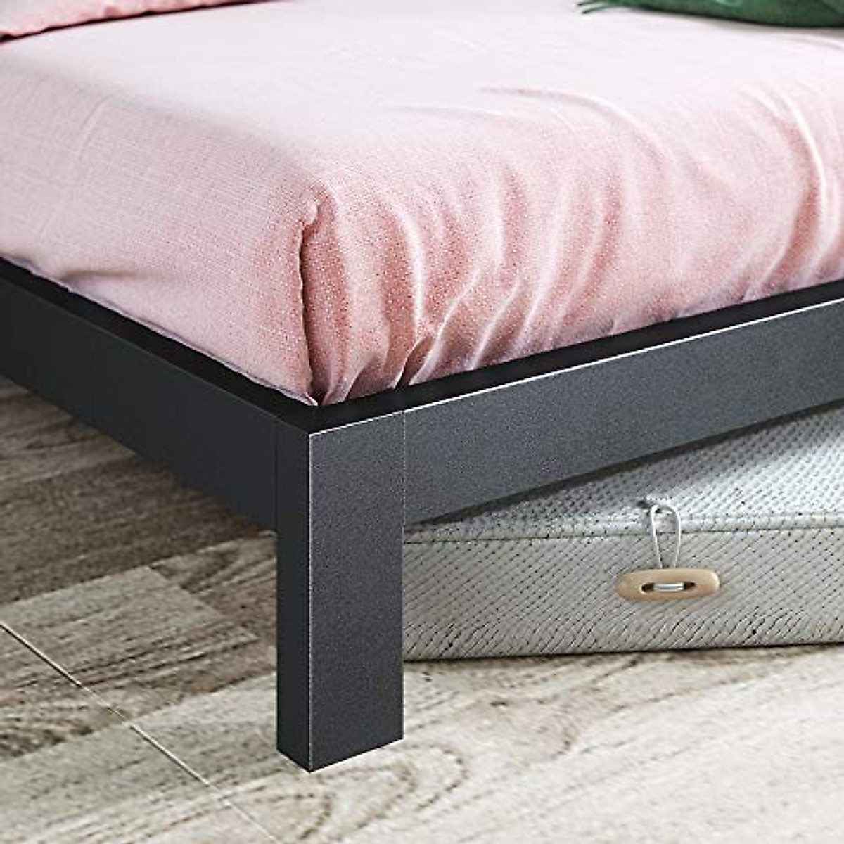 ZINUS Arnav Metal Platform Bed Frame / Wood Slat Support / No Box Spring Needed / Easy Assembly, Black, King