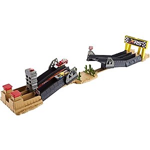 Disney Pixar Cars XRS Drag Racing Playset with stunt jump and Lightning McQueen