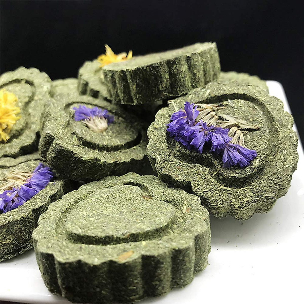 PeSandy Bunny Chew Toys for Teeth, Natural Pet Chew Toy Hand Made Timothy Hay Cakes for Chinchilla Guinea Pig Hamsters Holland Lop Prairie Dogs Squirrels Gerbils Rabbit Chewing & Molar Teeth, 9.5oz