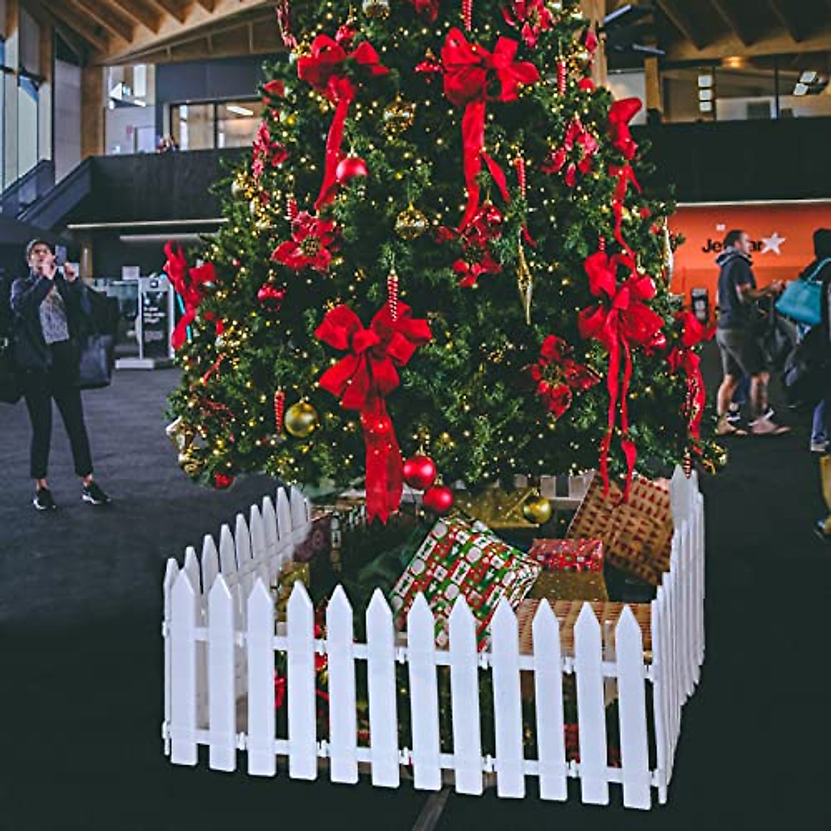 50 Pcs Christmas Plastic Picket Fence White Plastic Tree Fence Thick Plastic Fence Mini Fence Decorations Plastic Garden Fencing for Christmas Wedding Party Miniature Garden